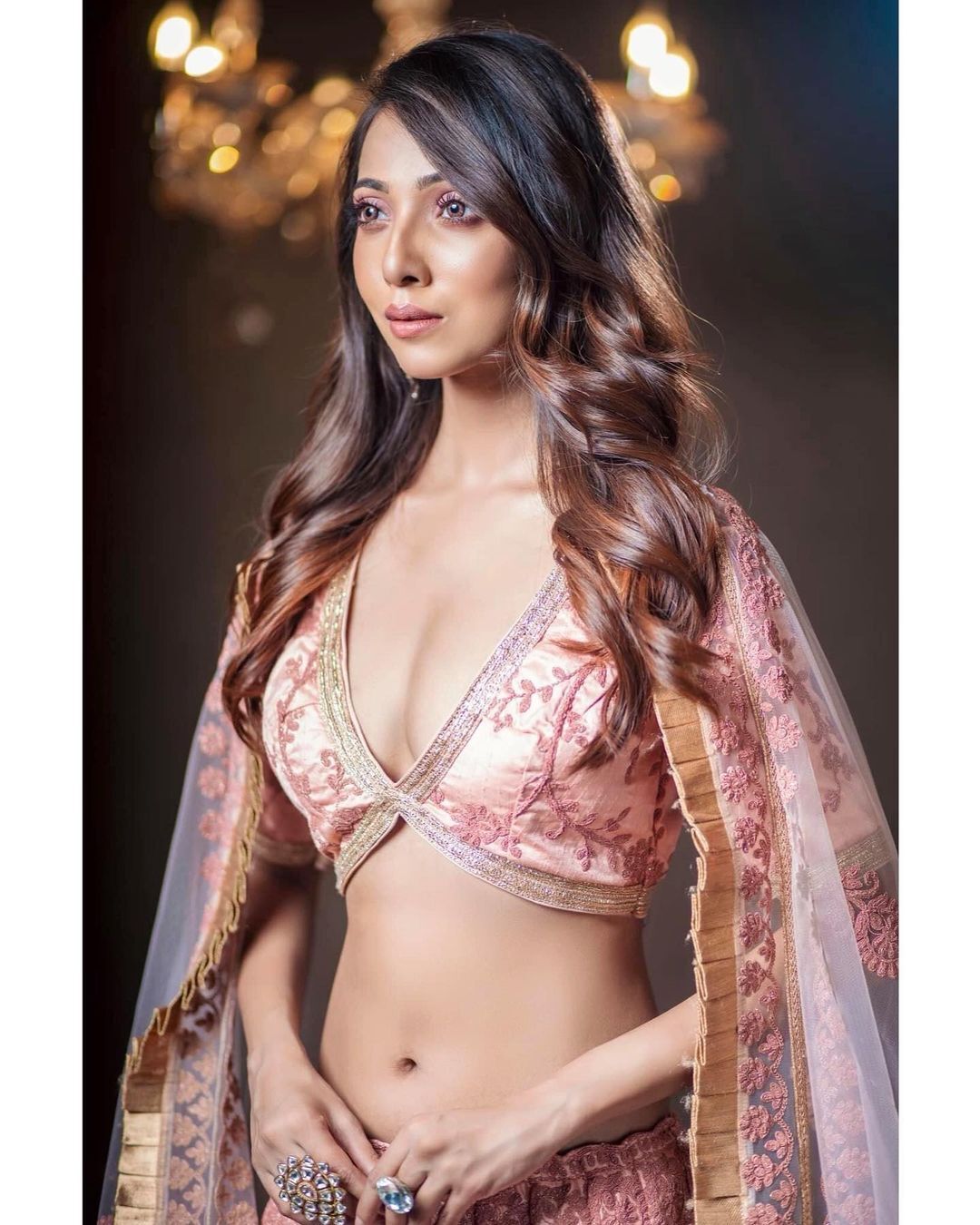 PHOTOS : தாவணியில் அழகு தேவதையாக மாறிய சுஷ்மிதா.. கவர்ந்திழுக்கும் நச் போட்டோஸ் இதோ! | Actress ...