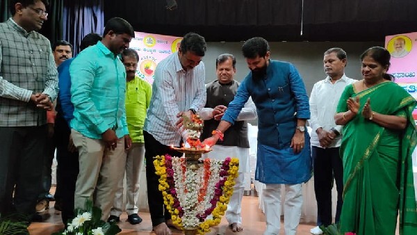 ಚಿಕ್ಕಮಗಳೂರಿನಲ್ಲಿ ಆಯೋಜಿಸಿದ್ದ ಪ್ರತಿಭಾ ಪುರಸ್ಕಾರ ಸಮಾರಂಭದ ಚಿತ್ರಗಳು ...