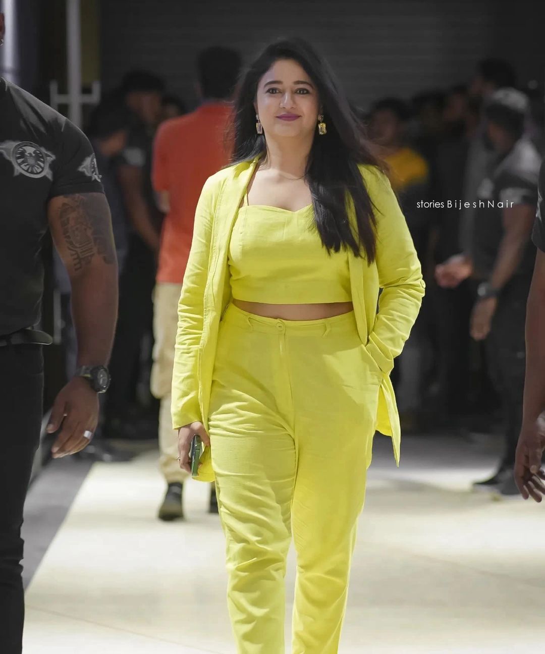 സൂപ്പർ ലുക്കിൽ പൂനം ബജ്വ... മലയാളത്തിൽ കൈനിറയെ അവസരങ്ങളുമായി താരം | Poonam Bajwa Acted Main Hoon ...