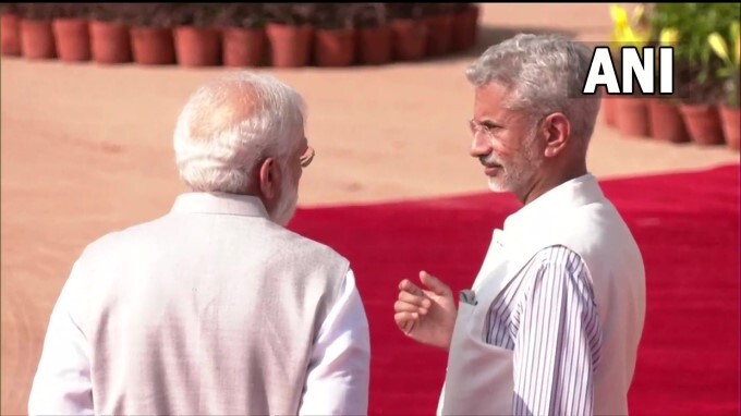 Bangladesh PM Sheikh Hasina receives ceremonial reception at Rashtrapati Bhavan - Oneindia