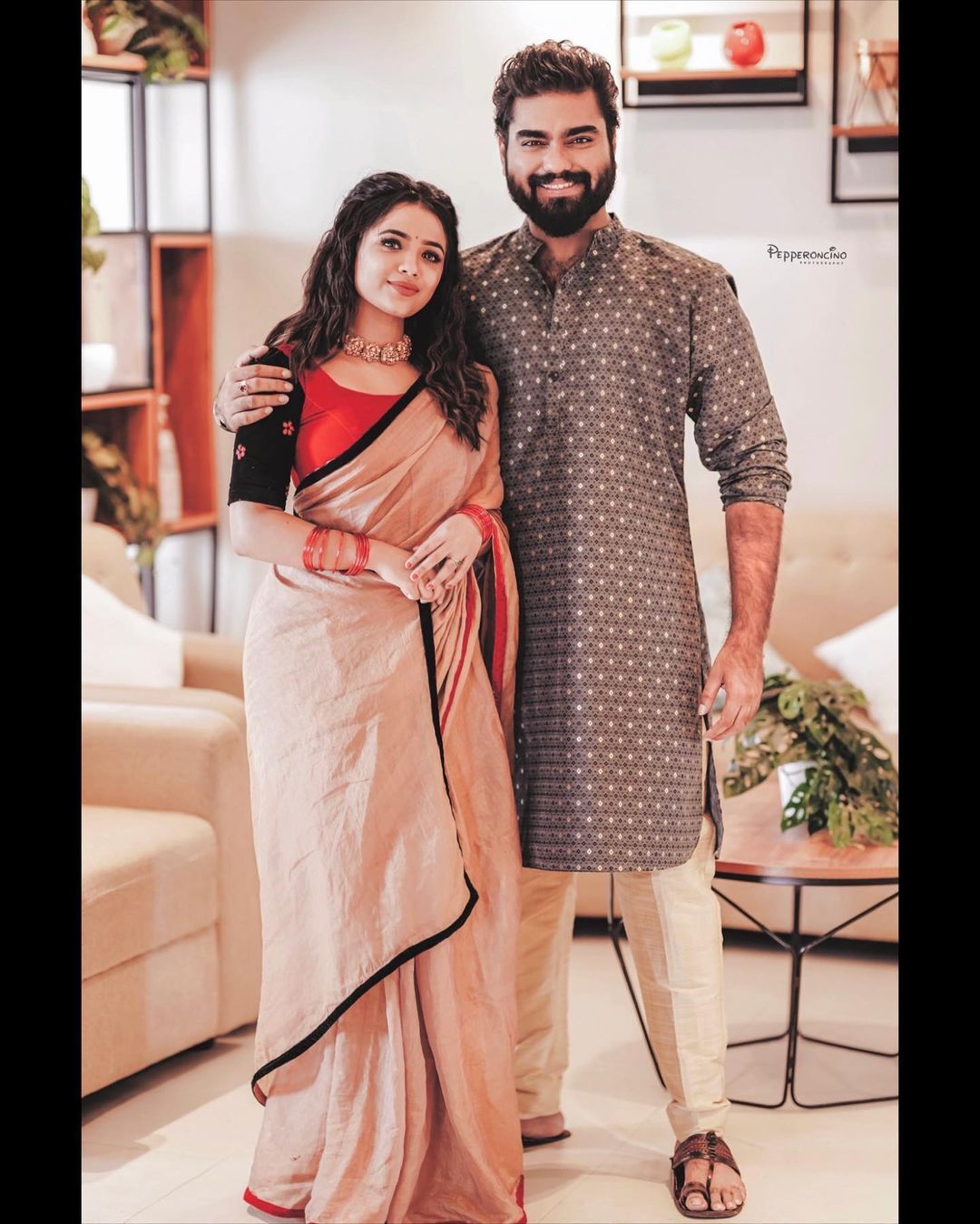 ഇതാണ് ഞങ്ങൾ കാണാൻ കാത്തിരുന്നത്..ആരതിക്കൊപ്പമുള്ള ഫോട്ടോയുമായി റോബി ...