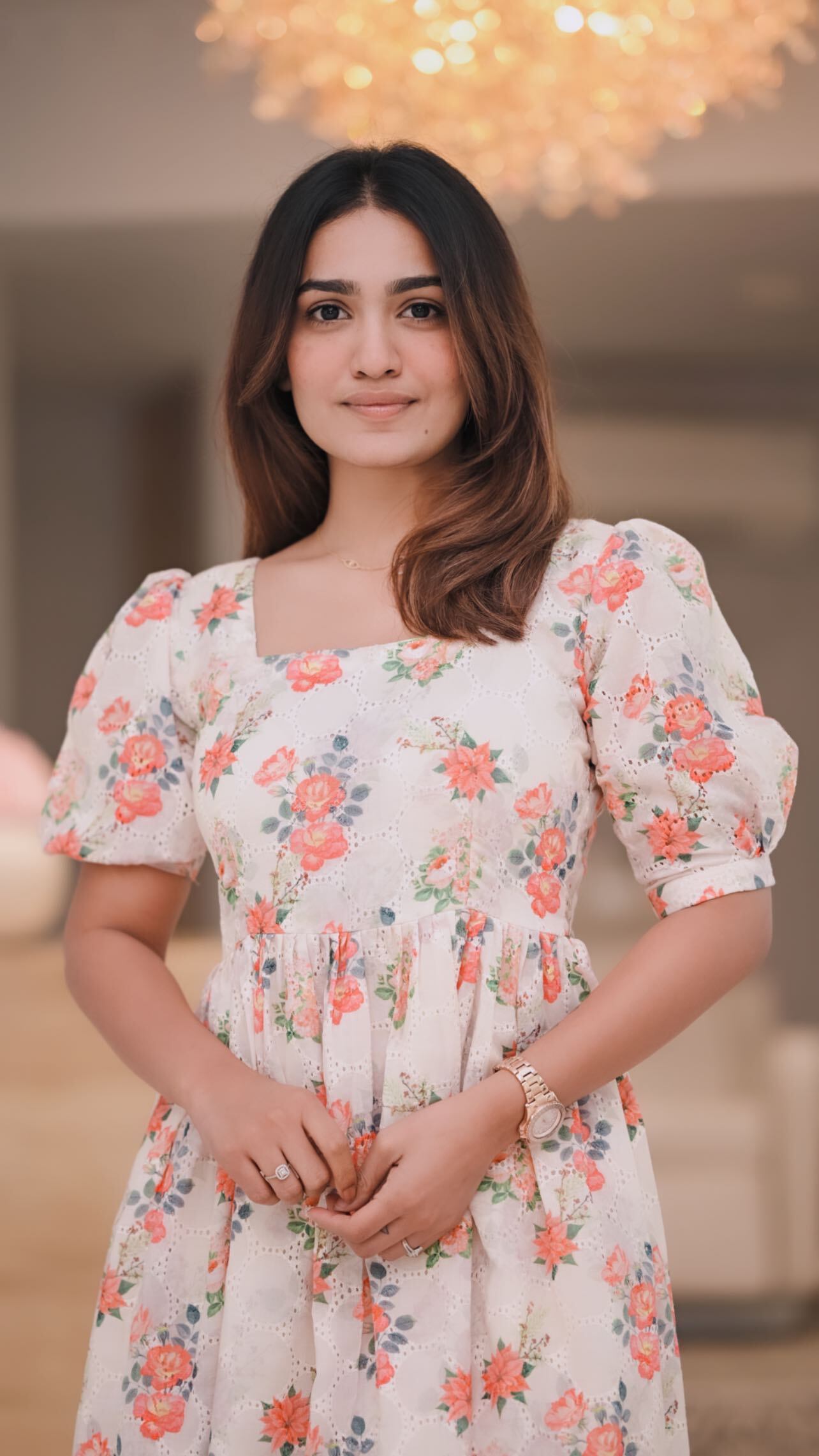 'ഞാൻ നിന്നെയോർത്ത്‌ അഭിമാനിക്കുന്നു', ഉറ്റ സുഹൃത്തിനൊപ്പം പ്രിന്റഡ് ഡ്രസിൽ സുന്ദരിയായി സാനിയ ...