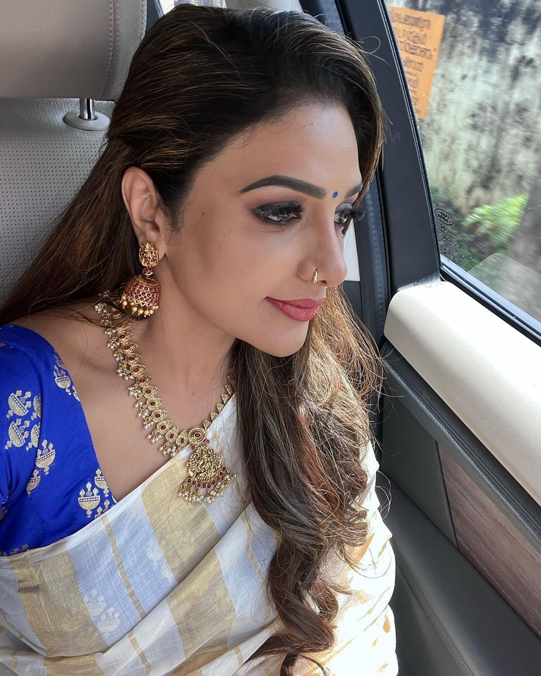 കിടുക്കാച്ചി ഫോട്ടോസുമായി റിമി...സാരിയിൽ ഇത്ര സുന്ദരിയോ എന്ന് ആരാധകർ | Singer Rimi Tomy's Onam ...