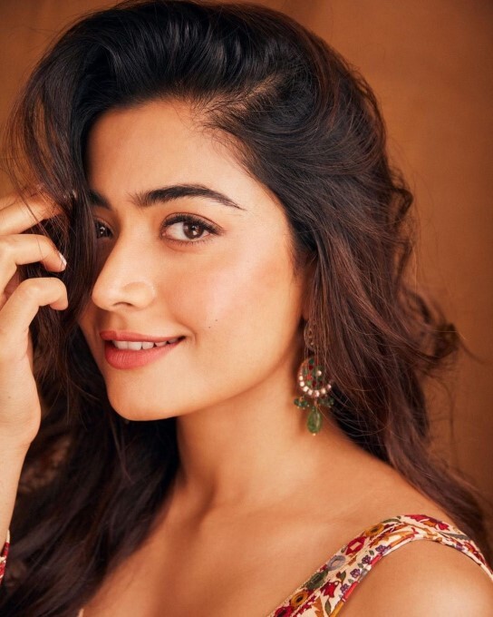 Tollywood Actress Rashmika Mandanna Looking Stunning In Printed Dress ...