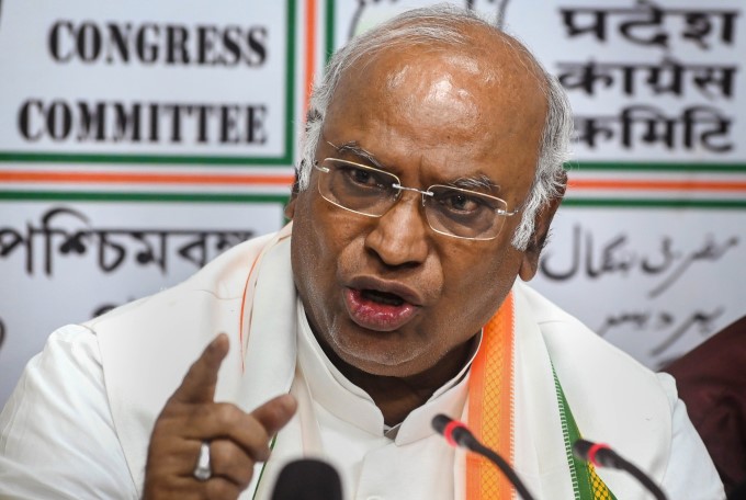 10 things to know about Mallikarjun Kharge, the new Congress president ...