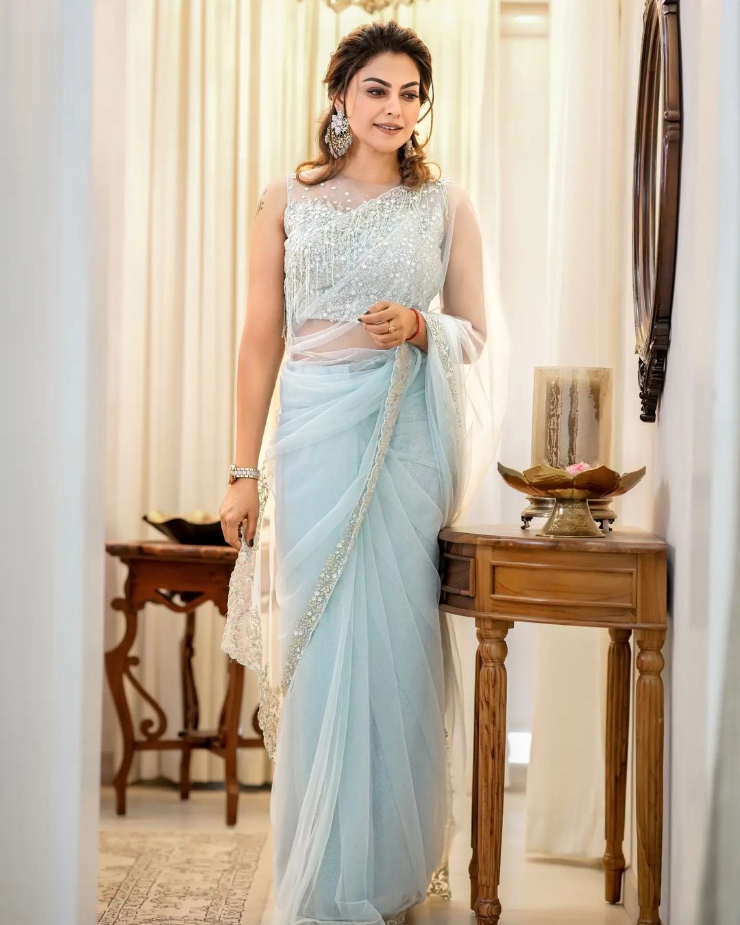 Anusree: സാരിയില്‍ ക്യൂട്ട് സുന്ദരിയായി അനുശ്രീ, വൈറല്‍ ചിത്രങ്ങള് ...