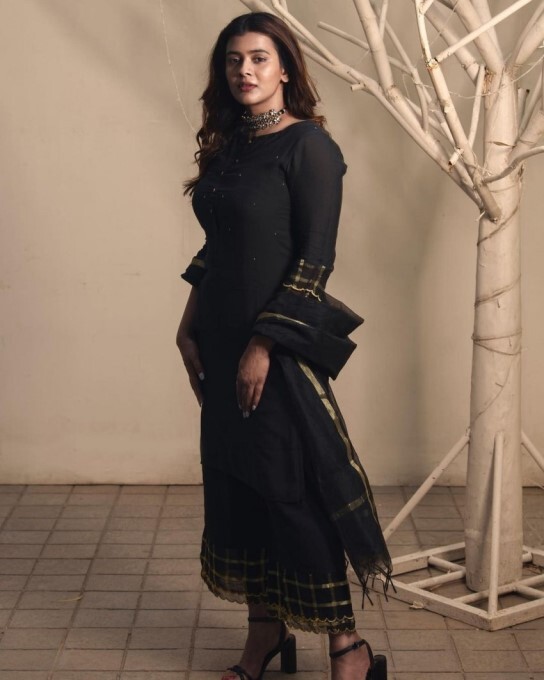 Actress Hebah Patel Latest Photos - Oneindia