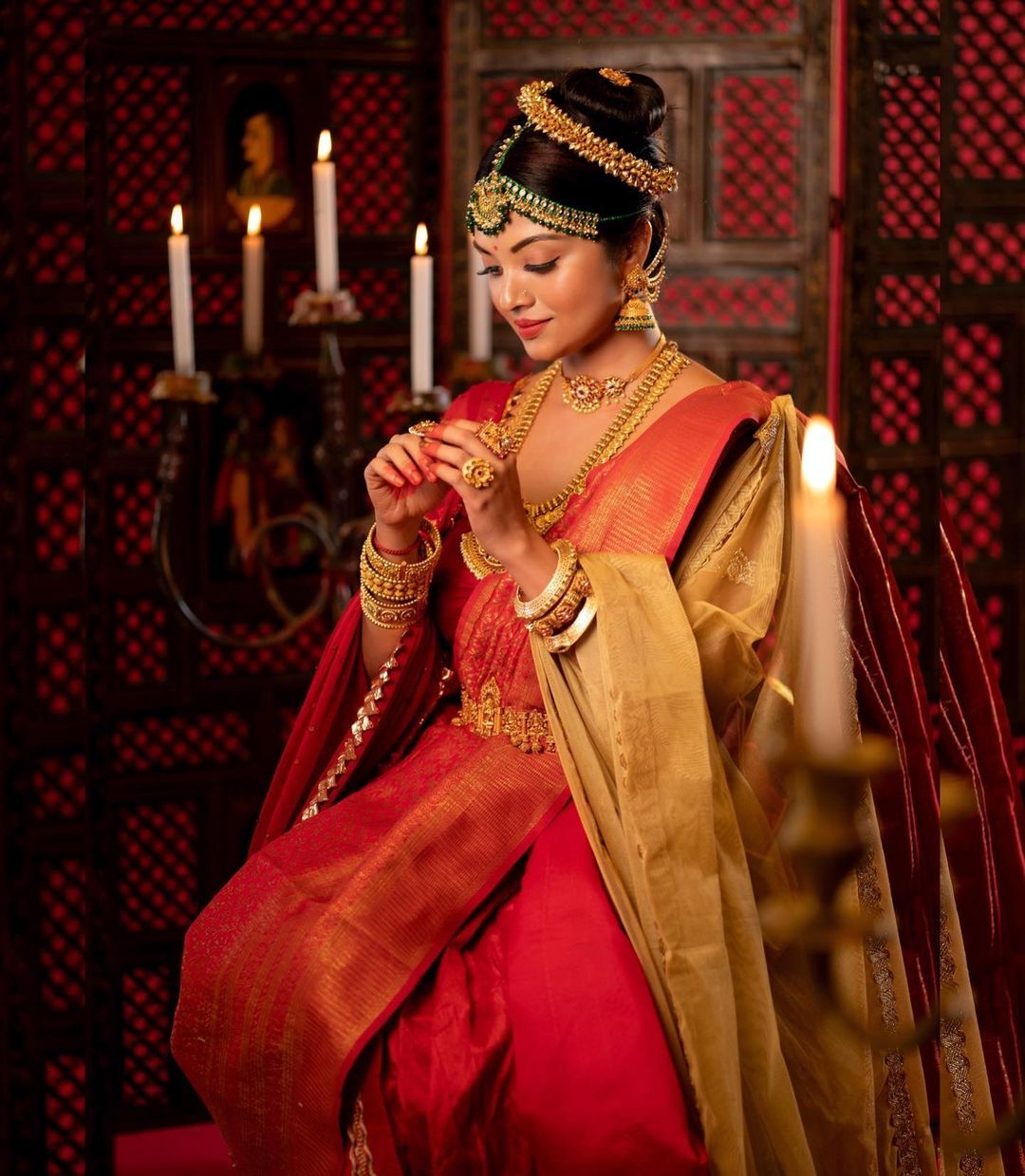 Soorya J Menon: 'നന്ദിനിയും കുന്ദവിയും'; ഐശ്വര്യയുടേയും തൃഷയുടേയും ...