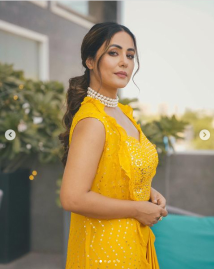 Check Out Actress Hina Khan Looks Stunning In Yellow Dress - Oneindia