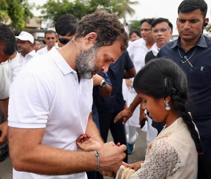 Congress Leaders During Bharat Jodo Yatra, In Mandya District - Oneindia