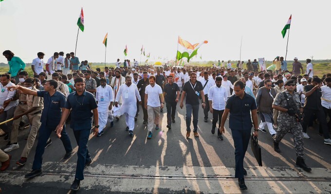 Congress Leaders During Bharat Jodo Yatra, in Narayanpet district ...