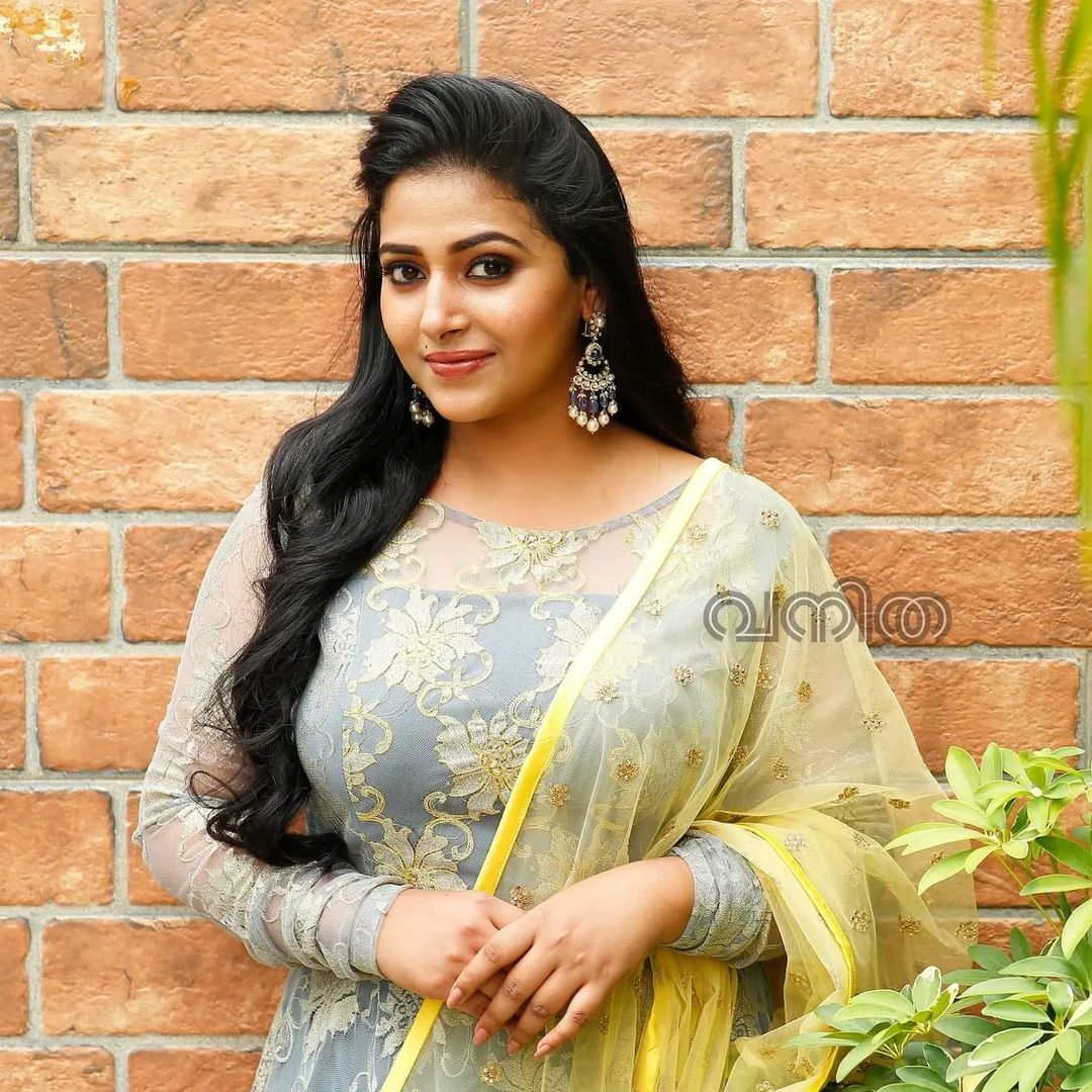 Anu Sithara: സിംപിൾ ആന്റ് ക്യൂട്ട്... വനിത ഗേളായി അനു സിതാര, സോഷ്യൽ മീഡിയയിൽ തിളങ്ങി നടി ...