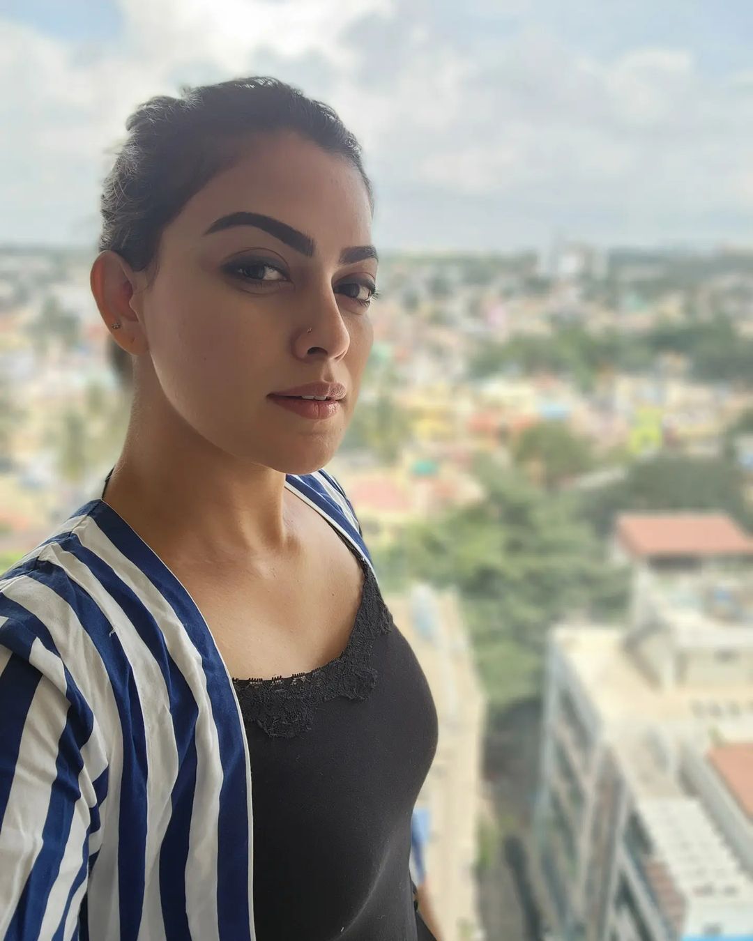 Anusree: സ്റ്റൈലൻ സെൽഫികളുമായി അനുശ്രി... നടിയുടെ പുത്തൻ ചിത്രങ്ങ ...