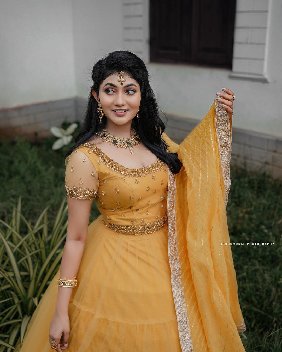 Drishya Raghunath: ട്രെഡീഷണൽ ലുക്കിൽ സോഷ്യൽ മീഡിയയിൽ തരംഗമായി ദൃശ്യ ...