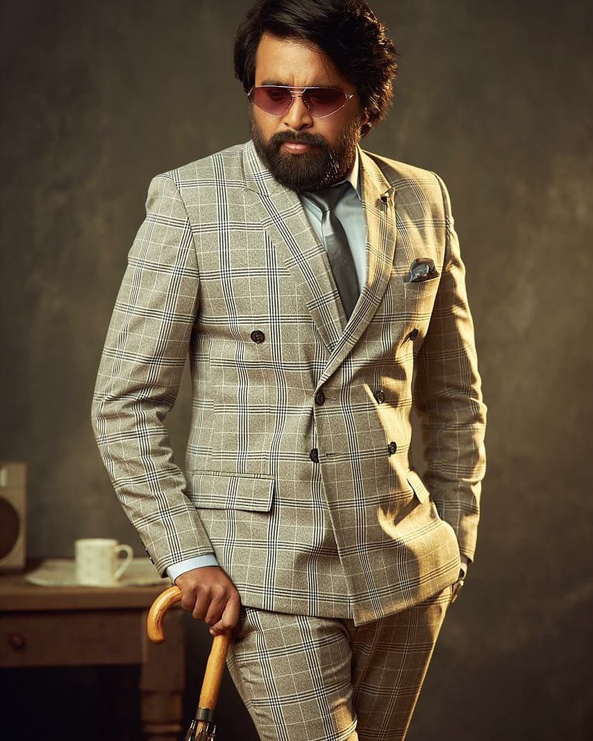 PHOTOS : ஆரம்பமே அமர்க்களம் : முதல் படமே வெற்றி படமாக கொடுத்த டாப் 10 ...