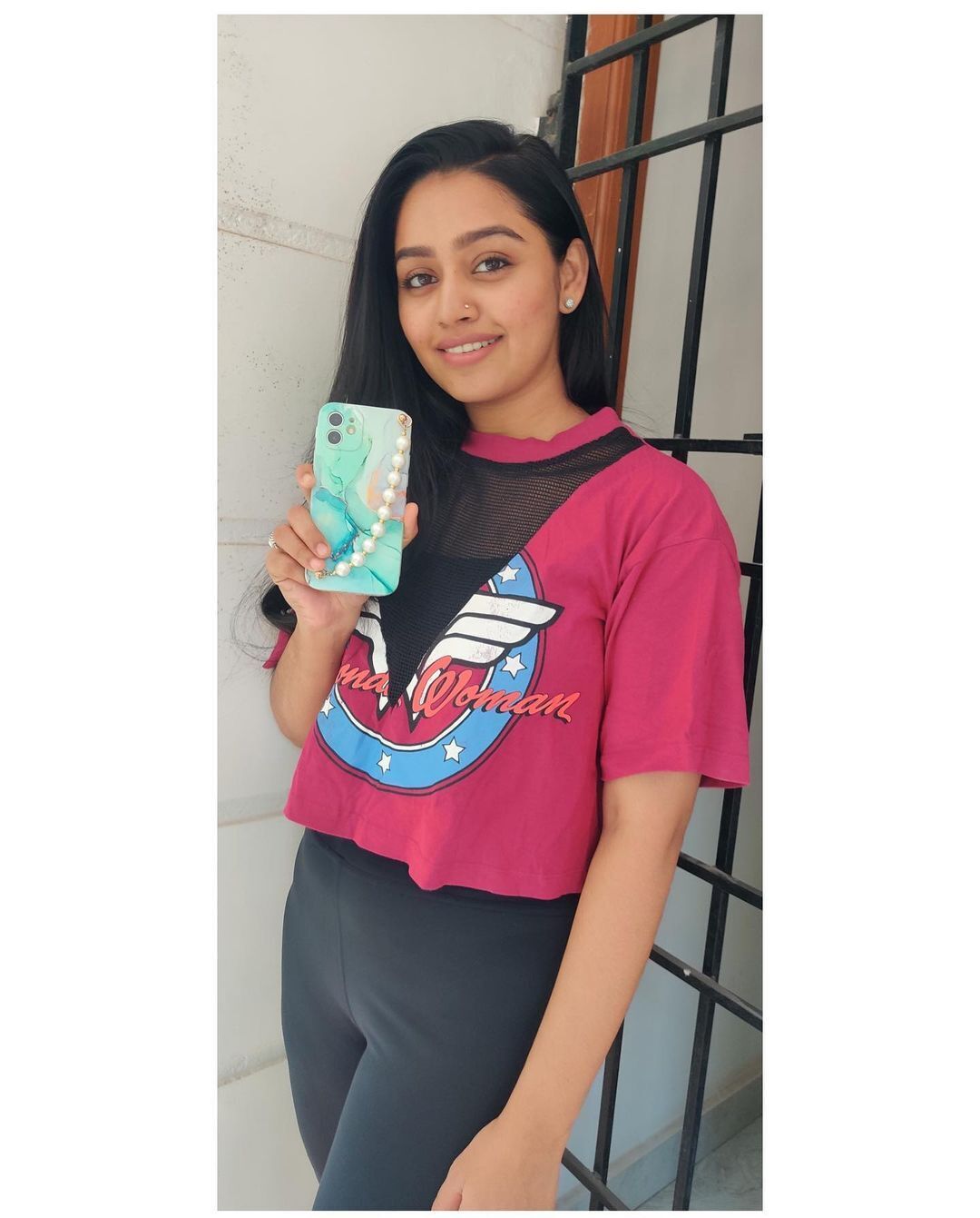 PHOTOS : தலை நிறைய மல்லிகைப்பூ.. சேலையில் மிளிரும் சீரியல் நடிகை காயத்ரி யுவராஜ்.. அசத்தல் ...