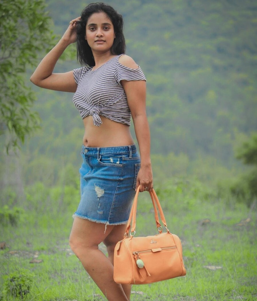 PHOTOS : அழகோ.. அழகு..! மாடல் அழகி சௌமியா ஷெட்டியின் வேற லெவல் கலக்கல் போட்டோஸ் இதோ.. | Model ...