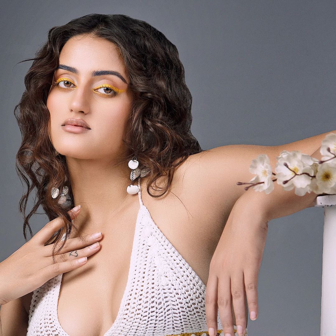 PHOTOS : பீச்சில் ஸ்டன்னிங் போஸ் கொடுத்த சோனாலி ராஜ்புத்.. கிறங்கடிக்கும் நச் போட்டோஸ் இதோ ...