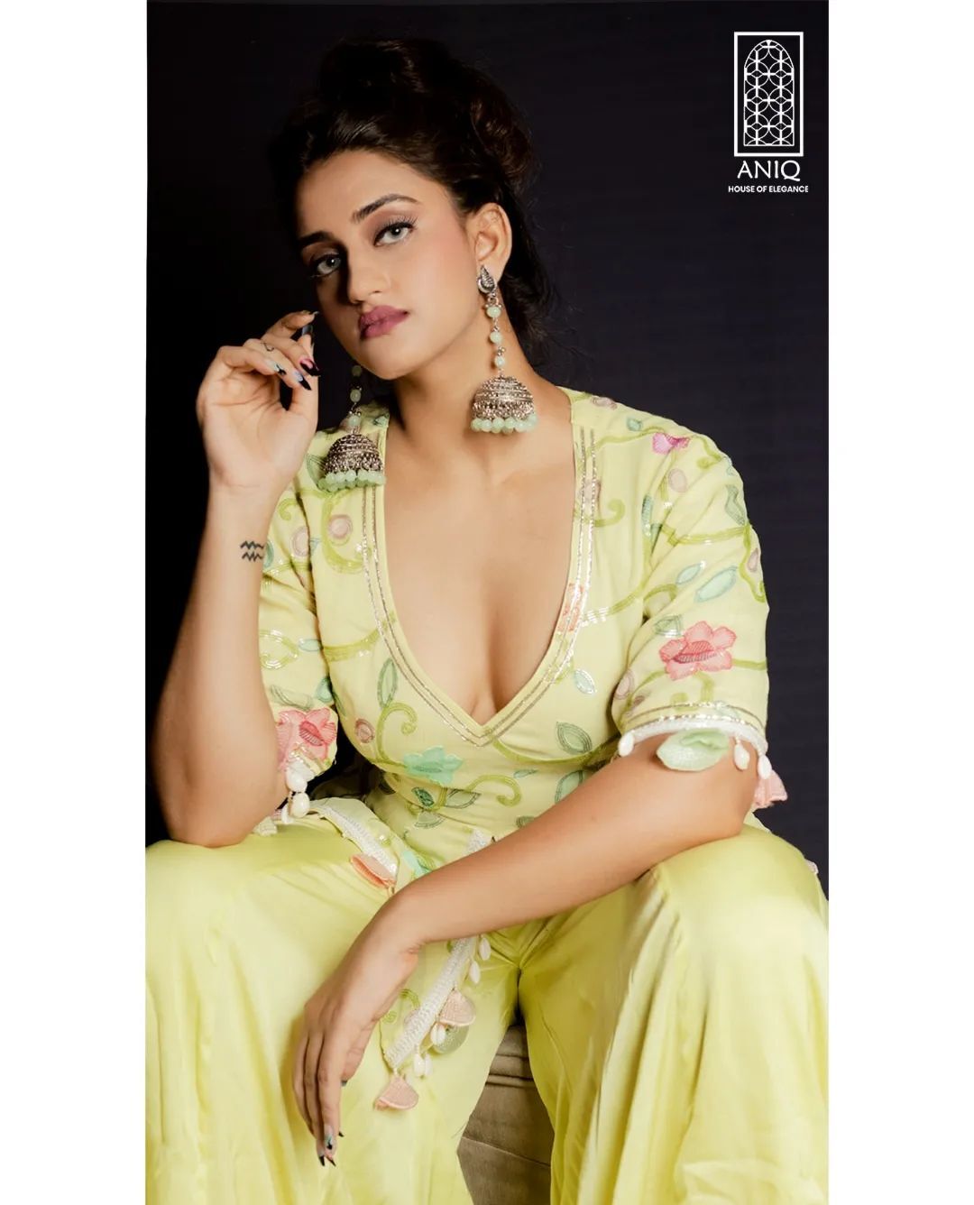 PHOTOS : பீச்சில் ஸ்டன்னிங் போஸ் கொடுத்த சோனாலி ராஜ்புத்.. கிறங்கடிக்கும் நச் போட்டோஸ் இதோ ...