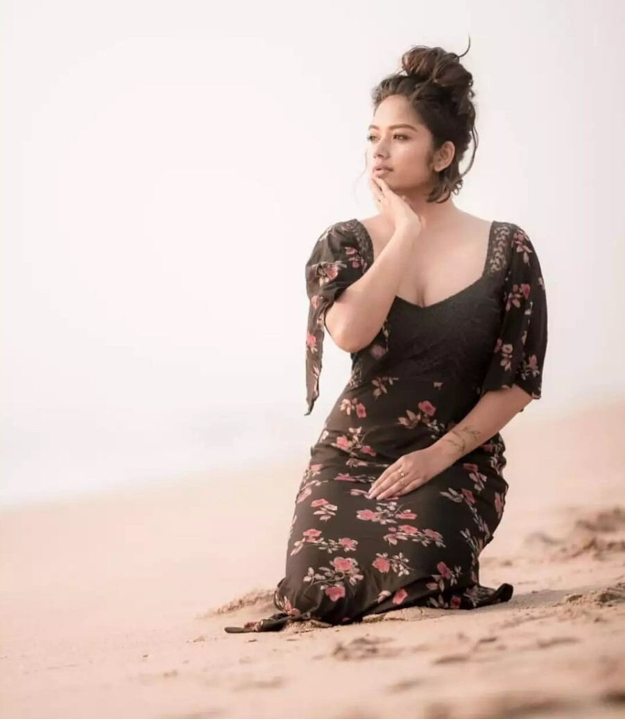 PHOTOS : ட்ரெடிஷனல் லுக்கில் ரசிகர்களை திணறடிக்கும் சீரியல் நடிகை ...