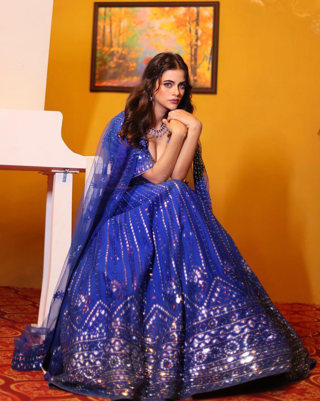 PHOTOS : 'தாவணி போட்ட தீபாவளி'.. நடிகை தனு சௌத்ரியின் வசீகரிக்கும் ...