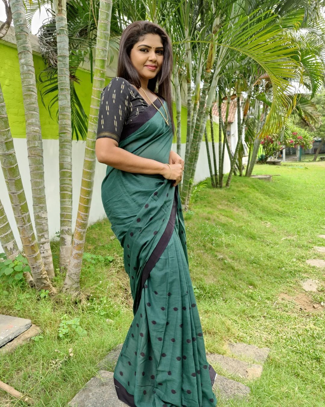 PHOTOS : சேலையில் செம லுக்.. பாண்டியன் ஸ்டோர்ஸ் சீரியல் நடிகை ஹேமாவின் அசத்தல் க்ளிக்ஸ் இதோ ...