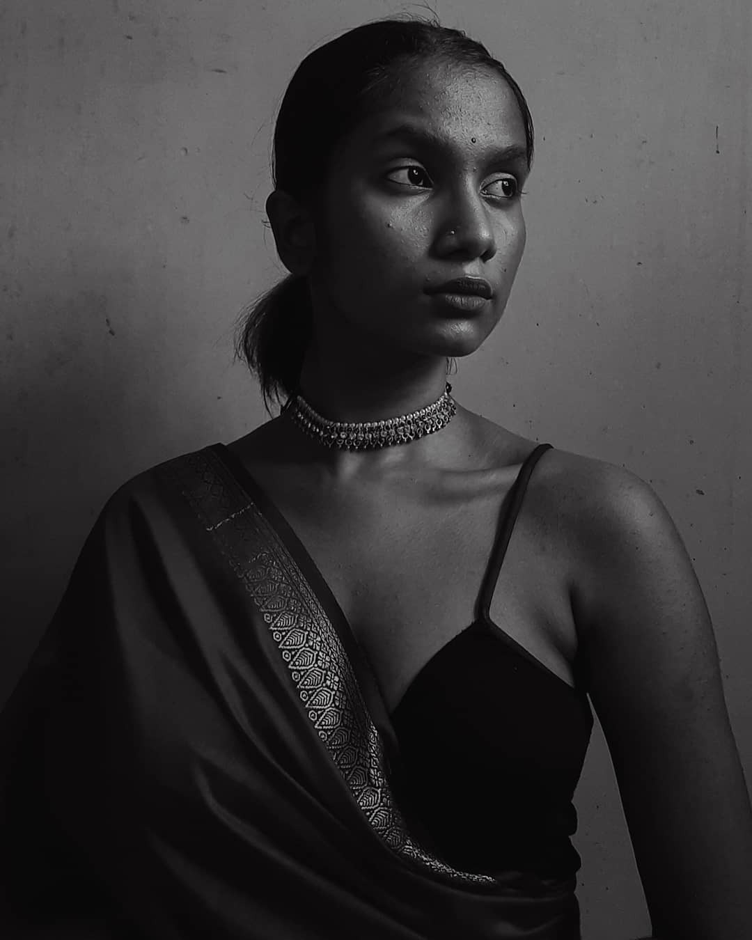 PHOTOS : வொயிட் பிகினியில் ஸ்டன்னிங் போஸ் கொடுத்த பிந்தியா ...