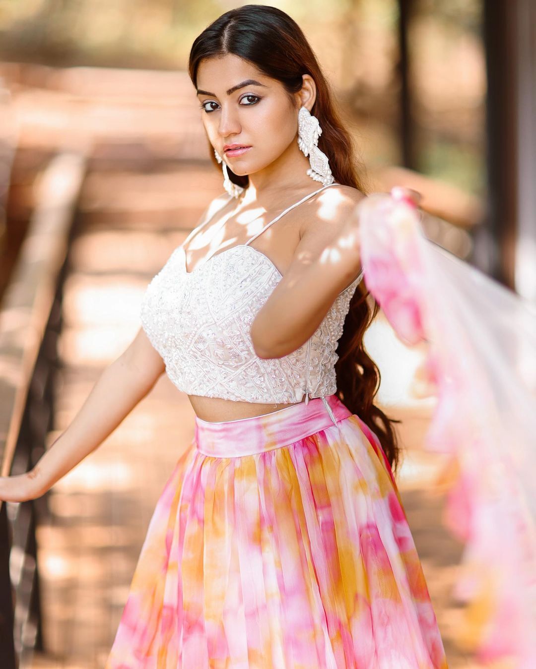 PHOTOS : ப்பா.. காந்த கண்களால் கவர்ந்திழுக்கும் சிம்ரன் கவுர் ...