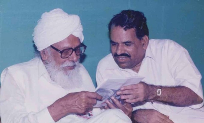 Rare Photos Of CPM Leader Kodiyeri Balakrishnan - Oneindia