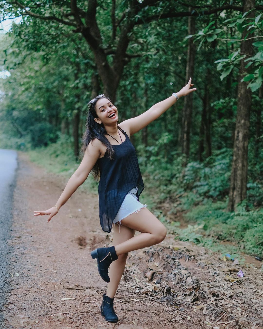 Alice Christy: ആലീസേ... ക്യൂട്ടായിട്ടുണ്ടല്ലോ; അടിപൊളിയെന്ന് ആരാധകര്‍, വൈറലായി ചിത്രങ്ങള് ...