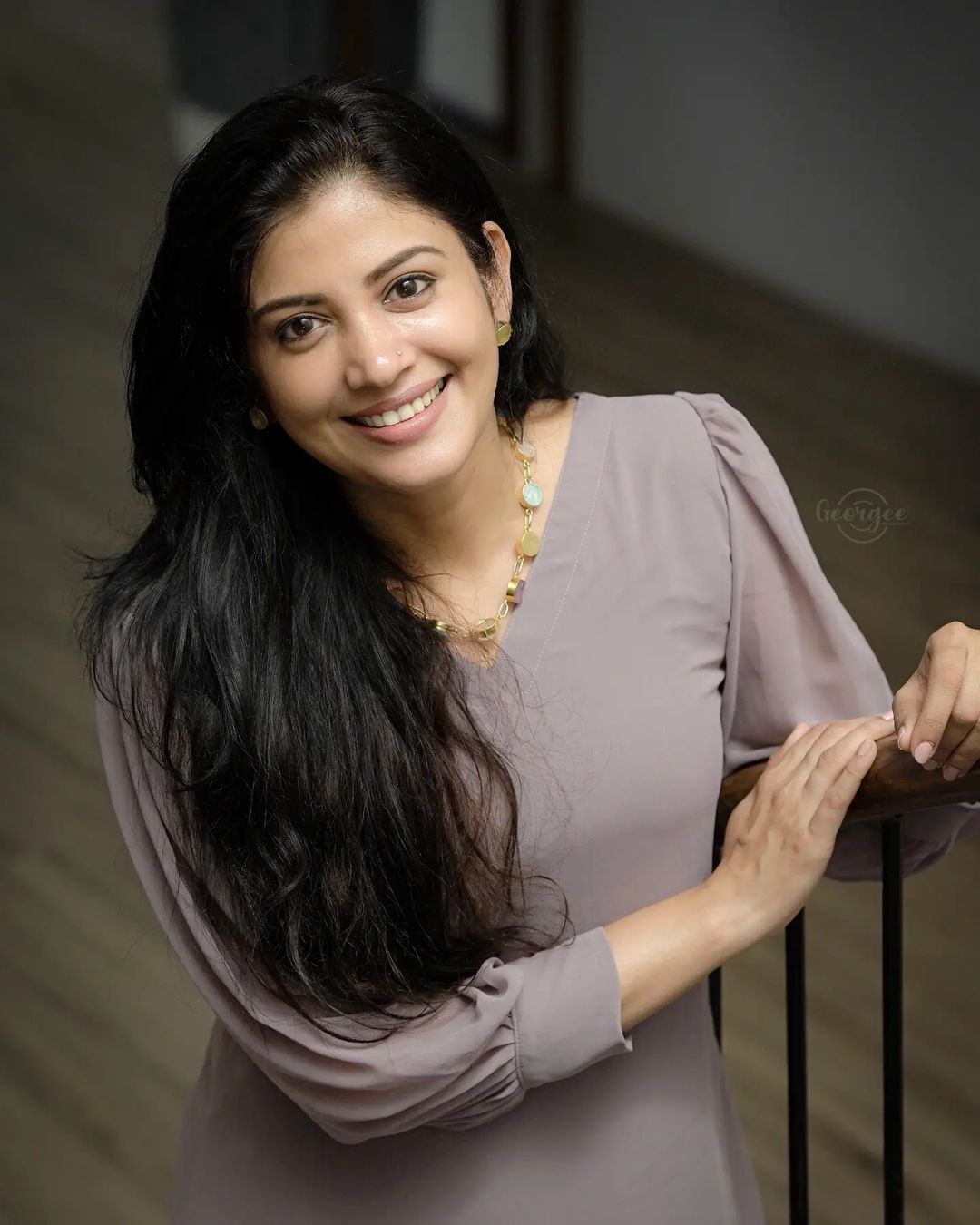 Shivada: ആ ഒരു ചിരി മാത്രം മതി... ആരാധകർക്ക് വിജയദശമി ആശംസകളുമായി ശിവദ ...