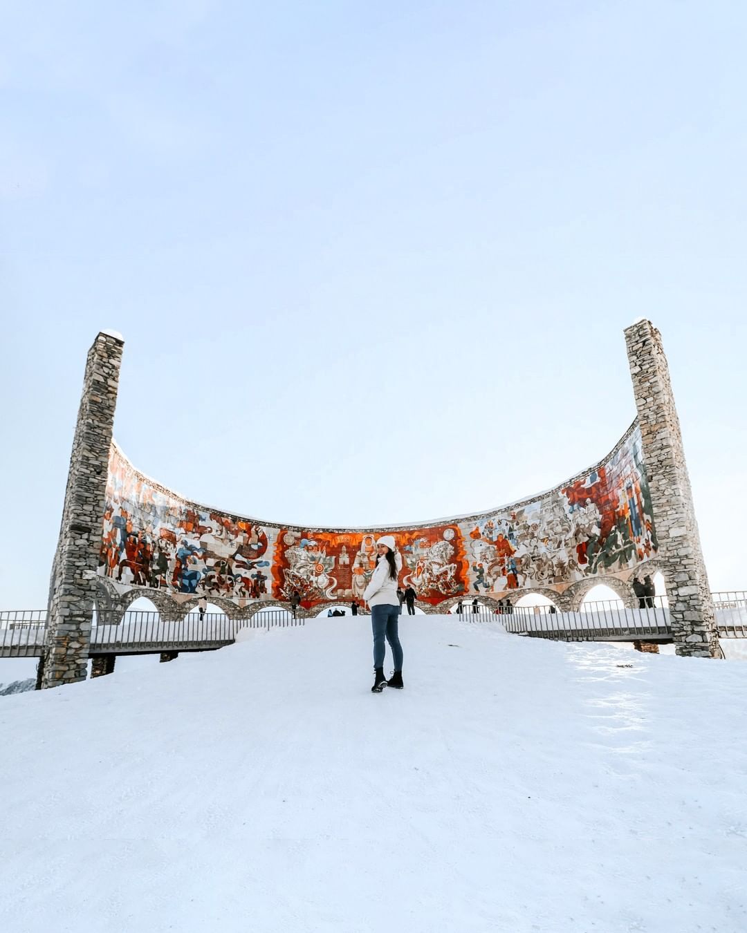 blogger aileen adalid traveling all world and earn millions