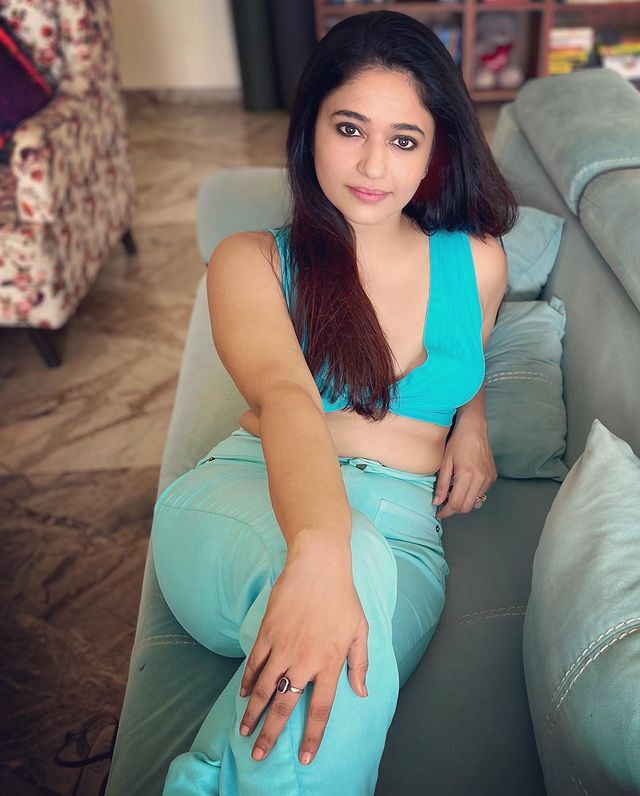 అందాలతో చిత్తుచేస్తున్న పూనమ్ బజ్వా | Actress Poonam Bajwa Ravishing Photos Goes Viral ...
