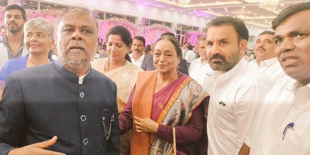 ಎಚ್. ಆಂಜನೇಯ ಪುತ್ರಿ ವಿವಾಹದಲ್ಲಿ ಪಾಲ್ಗೊಂಡ ಸಿಎಂ, ಸಿದ್ದರಾಮಯ್ಯ | Siddaramaiah Basavaraj Bommai Attend ...