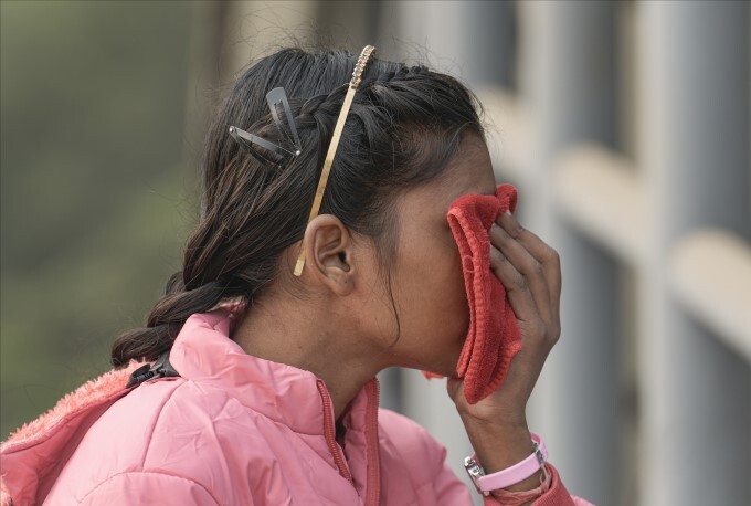 Thick Layer Of Smog Continues In New Delhi - Oneindia