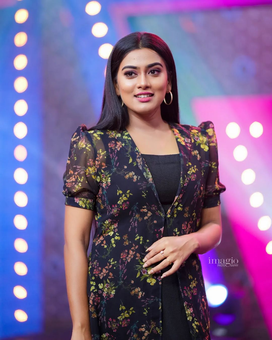 Dayyana Hameed: റെഡിൽ മാലാഖയായി ഡയാന, കണ്ണെടുക്കാൻ കഴിയാതെ ഫാൻസ്... സോഷ്യൽ മീഡിയയിൽ തരംഗമായ ...