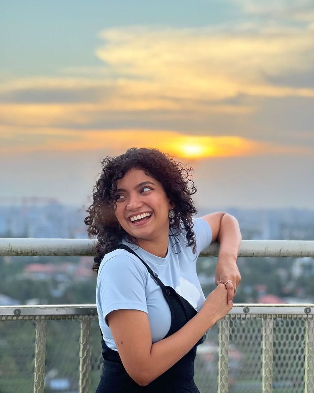 Anna Ben: ഇതാണോ ചുരുളൻ മുടിയുള്ള തമ്പ്രാട്ടി...? സാരിയിൽ പുത്ത ...