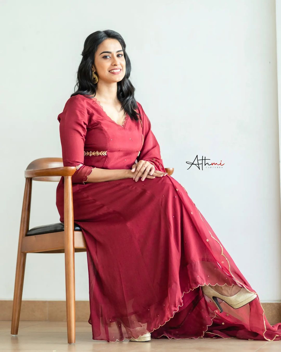 Hannah Reji Koshy: സൂപ്പർ ഗ്ലാമറസ് ലുക്കിൽ ഹന്ന... ആസിഫ് അലിയുടെ 'കൂമ ...