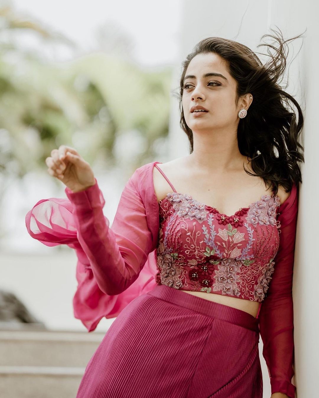 Namitha Pramod: റാണി റെഡി, രാജാ എങ്കേ...? ഏയ്ഞ്ചൽ ലുക്കിൽ സോഷ്യ ...