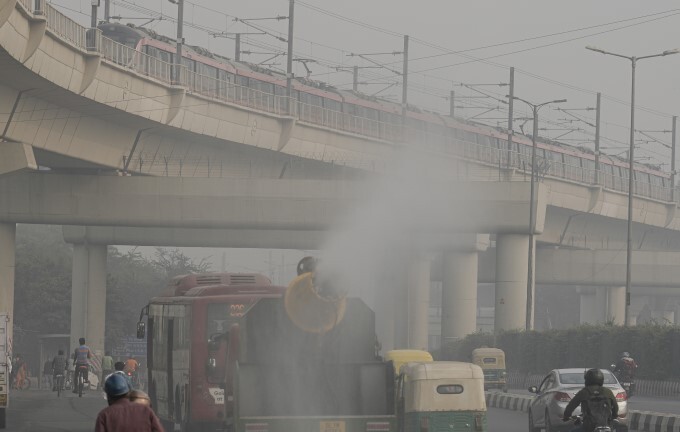 Thick Layer Of Smog Continues In New Delhi - Oneindia