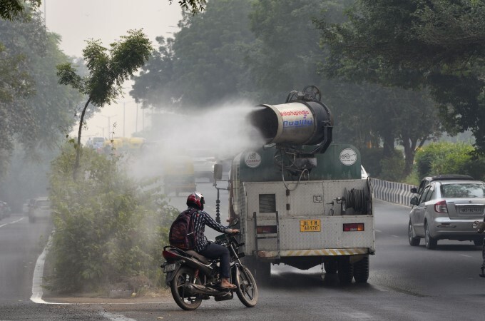Thick Layer Of Smog Covers Over New Delhi - Oneindia