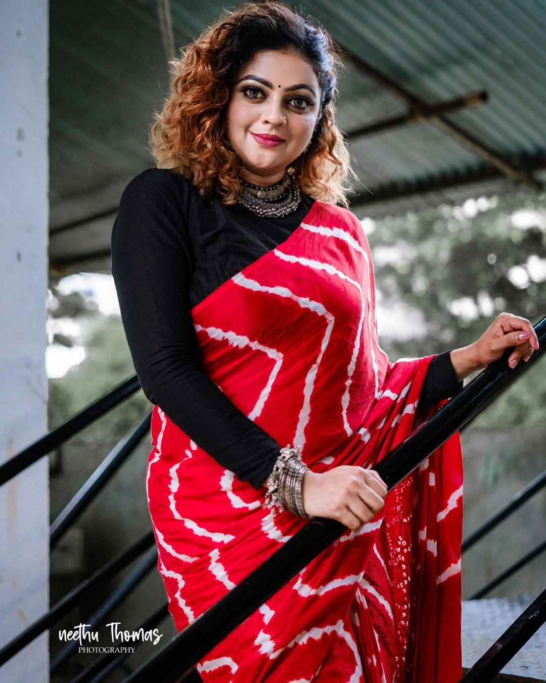 Ashwathy Srikanth: ഉയർന്ന് നിൽ... റെഡിൽ ബോൾഡ് ലുക്കിൽ അശ്വതി ശ്രീകാന്ത് ...