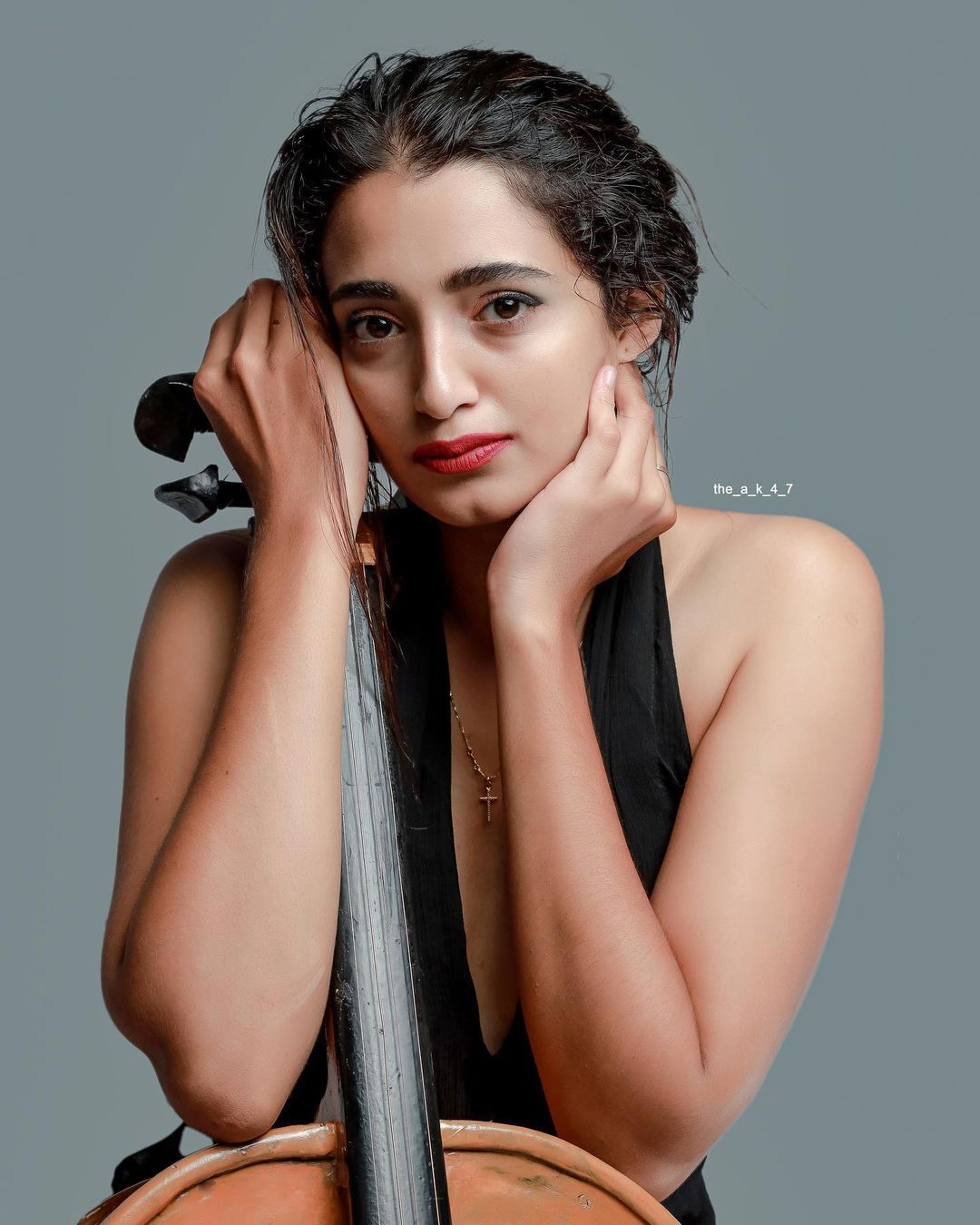 Angel Thomas: എയ്ഞ്ചൽ എന്തൊരു ലുക്കാണിത്; ഗ്ലാമറസായി ബിഗ് ബോസ് താരം ...