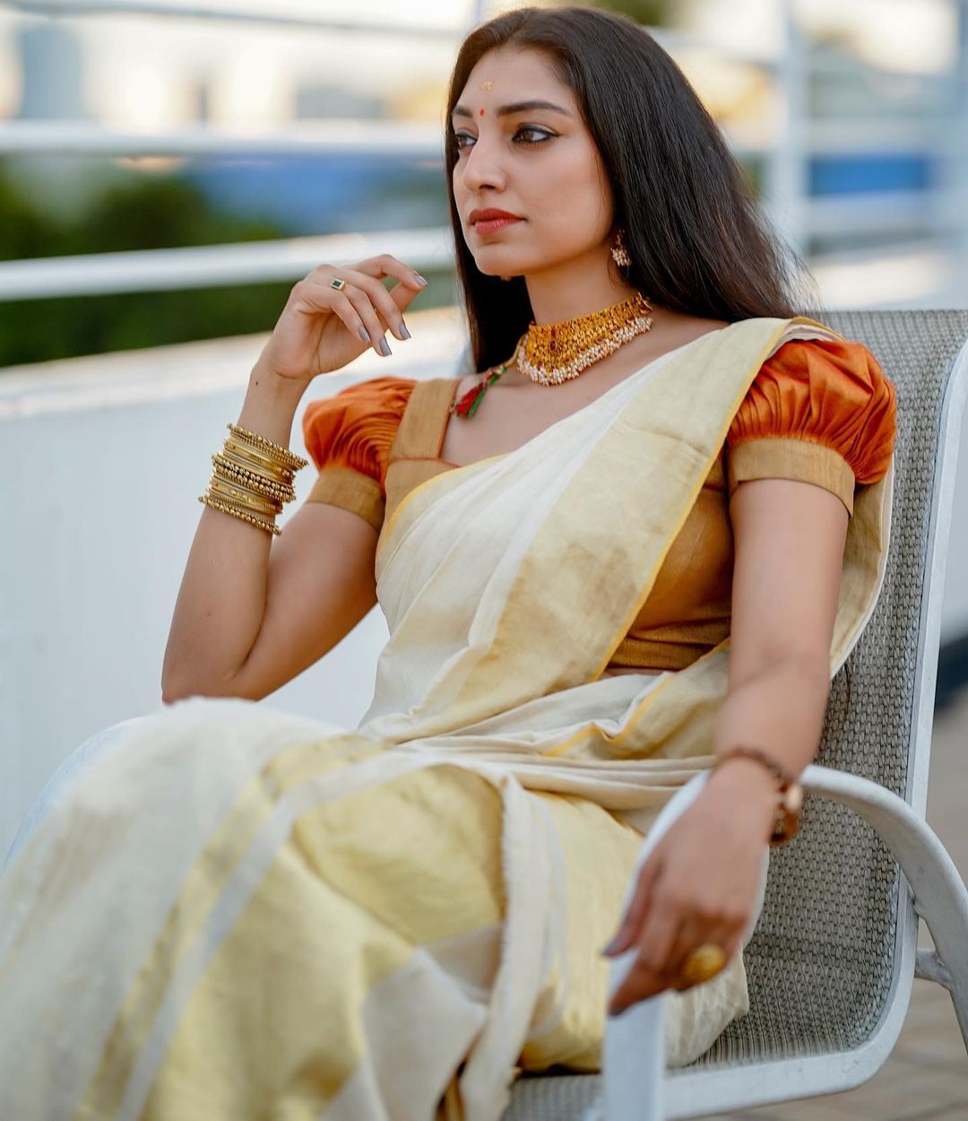 Rithu Manthra: ഇതാണോ തറവാടിയായ ഋതു മന്ത്ര...? പുത്തൻ ഫോട്ടോഷൂട്ടിൽ ആരാധകരെ ഞെട്ടിച്ച് ബിഗ്ഗ് ...