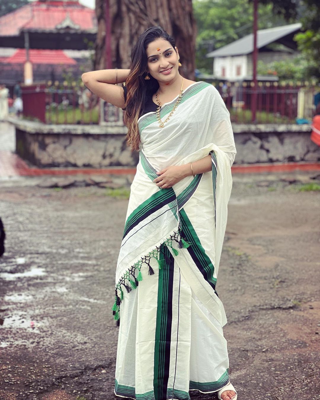 Aditi Ravi: ജീൻസിൽ സൂപ്പർ സ്റ്റൈലിഷായി അതിഥി രവി... സോഷ്യൽ മീഡിയയി ...