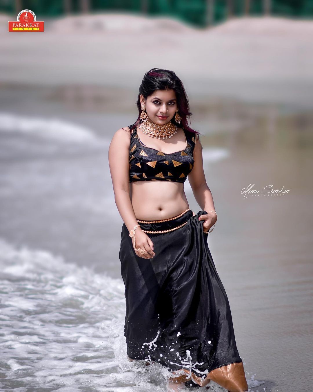 PHOTOS : யப்பா.. ட்ரான்ஸ்பரன்ட் உடையில் பக்கா போஸ்.. கேரள மாடல் அழகி சீதுவின் அசத்தல் க்ளிக்ஸ் ...