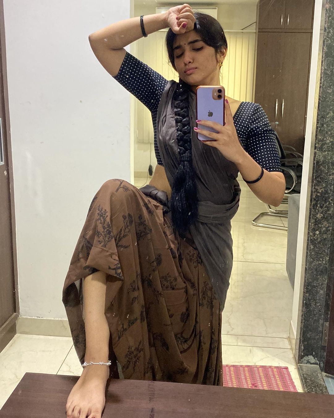 PHOTOS : வாவ்.. பாவாடை தாவணியில் ஜம்முன்னு போஸ் கொடுக்கும் சீரியல் நடிகை.. பிரக்யா நக்ராவின் ...