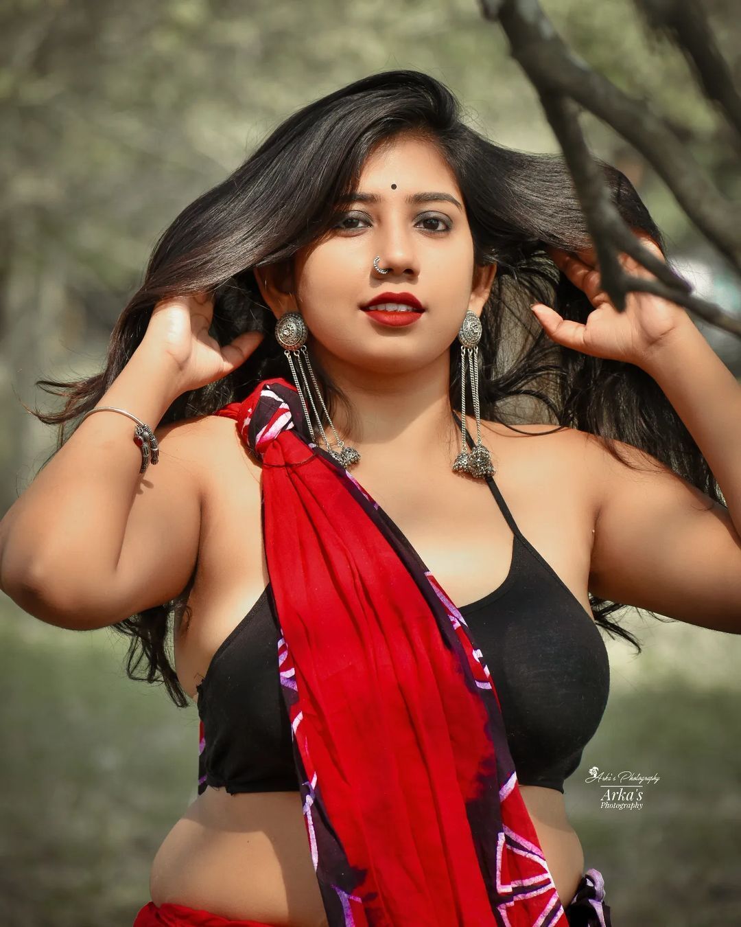 PHOTOS : மினுமினுக்கும் முத்தாரமே..! இன்ஸ்டாகிராம் மாடல் அழகியின் லேட்டஸ்ட் கலக்கல் பிக்ஸ் இதோ ...