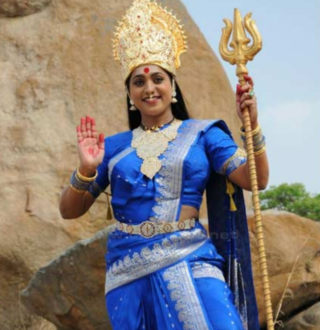 PHOTOS : அன்று முதல் இன்று வரை.. அம்மன் வேடத்தில் கலக்கிய நடிகைகளின் ...