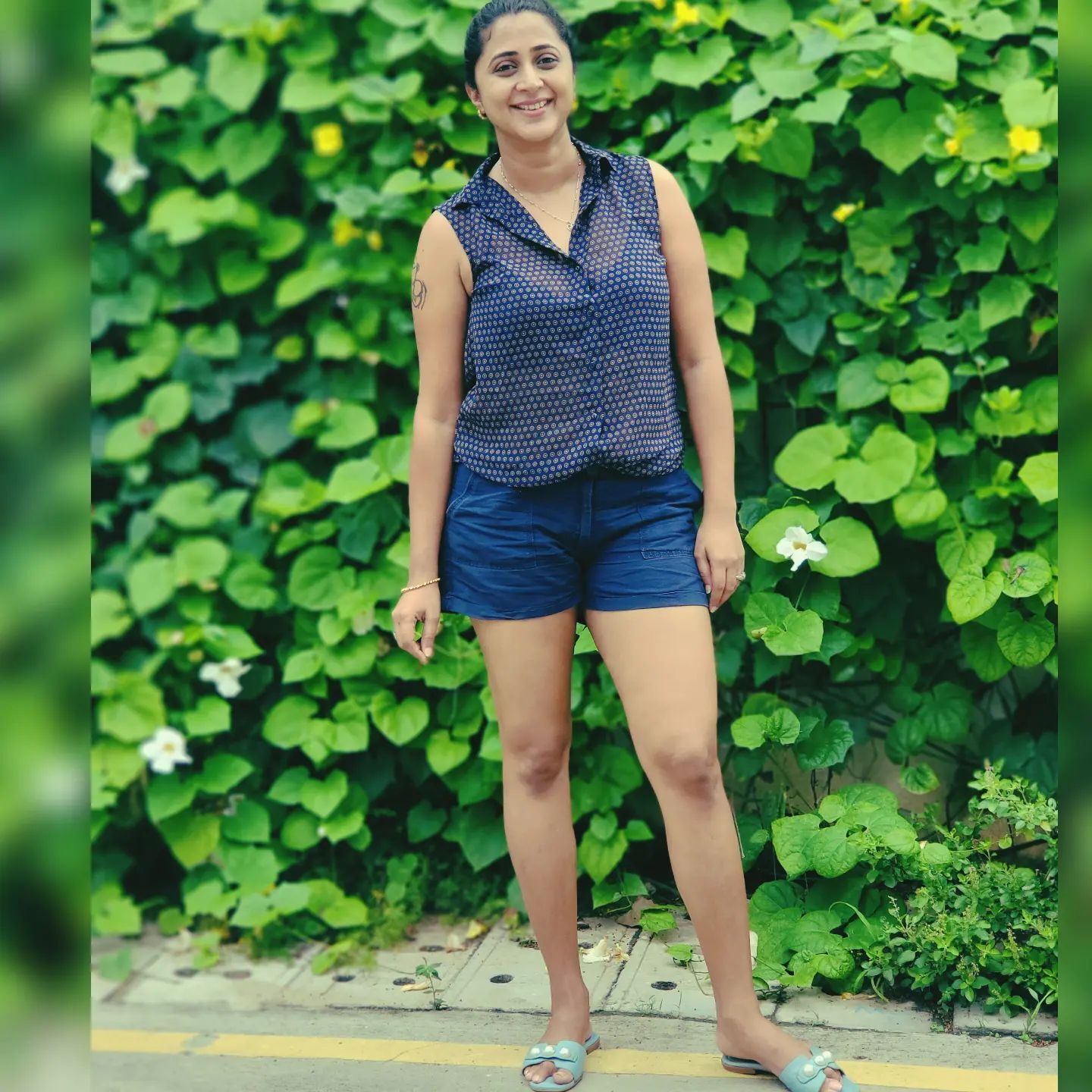 PHOTOS : உங்களுக்கு கொஞ்சம் கூட வயசே ஆகல..! குட்டை உடையில் டாப் ...